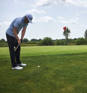 Golf Backswing: 4 Tips to Do It Right